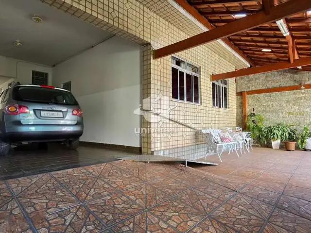 Casa / Sobrado para Venda em Juiz de Fora/MG Democrata 6 Quartos