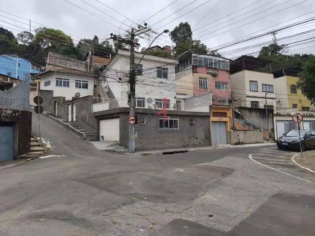Casa / Sobrado para Venda em Juiz de Fora/MG Grajaú 3 Quartos