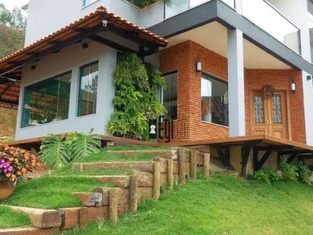 Casa / Sobrado para Venda em Juiz de Fora/MG Grama 4 Quartos