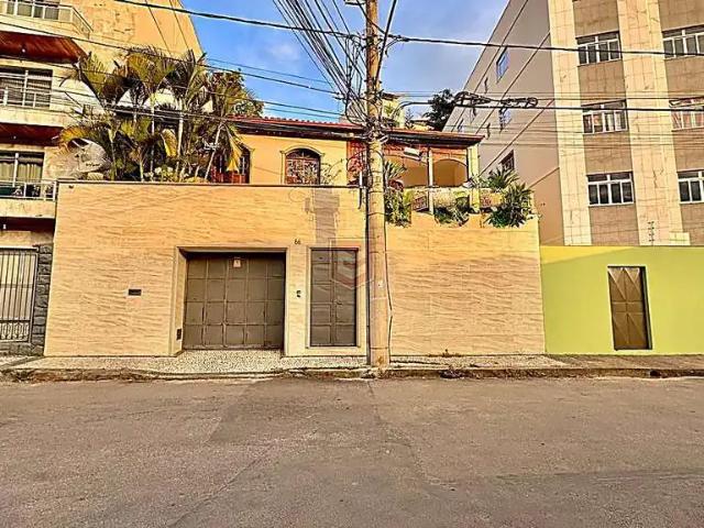 Casa / Sobrado para Venda em Juiz de Fora/MG Granbery 5 Quartos