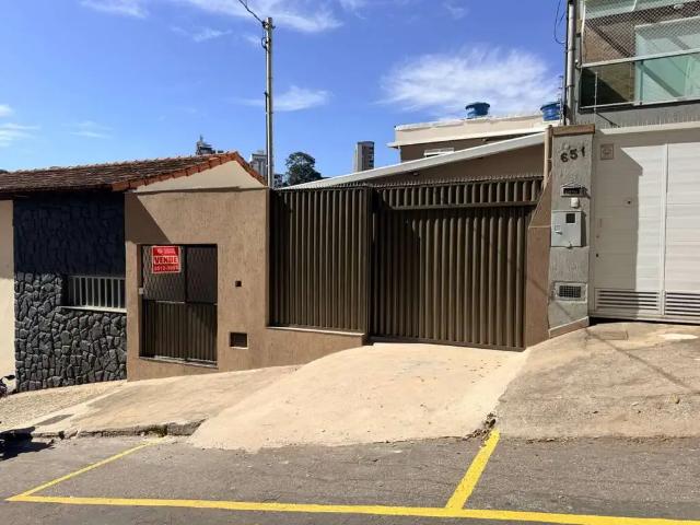 Casa / Sobrado para Venda em Juiz de Fora/MG Granbery 3 Quartos