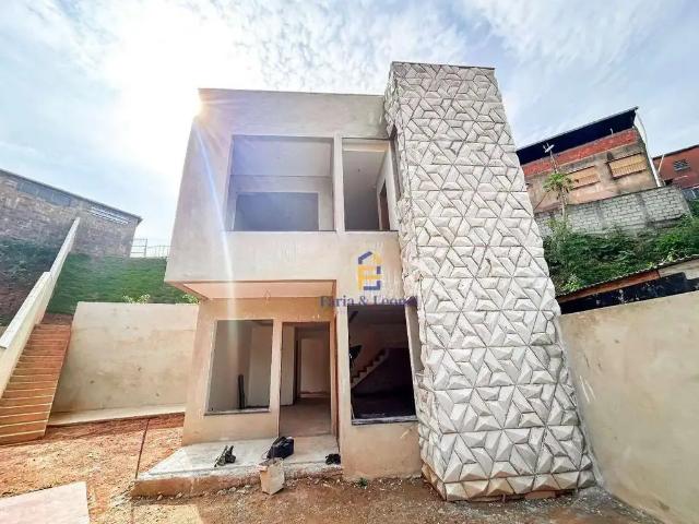 Casa / Sobrado para Venda em Juiz de Fora/MG Ipiranga 3 Quartos