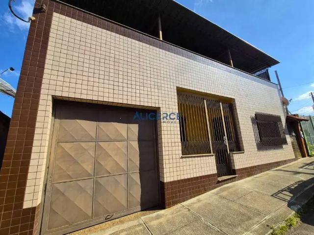 Casa / Sobrado para Venda em Juiz de Fora/MG Jardim Glória 3 Quartos