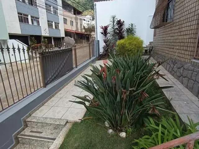Casa / Sobrado para Venda em Juiz de Fora/MG Jardim Glória 4 Quartos