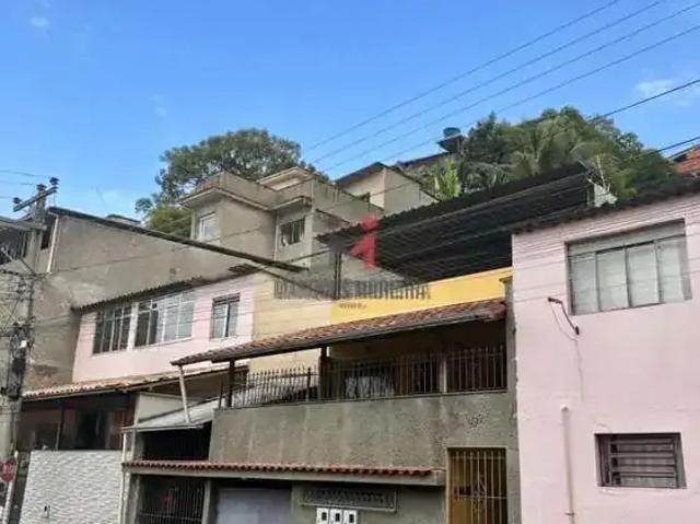 Casa / Sobrado para Venda em Juiz de Fora/MG JK 2 Quartos