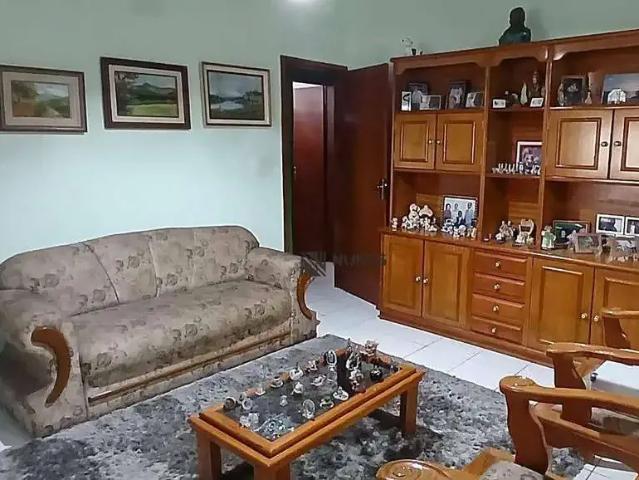 Casa / Sobrado para Venda em Juiz de Fora/MG JK 2 Quartos