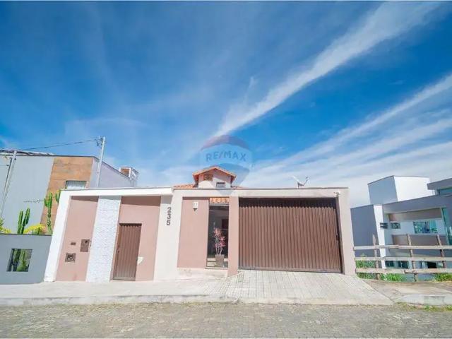 Casa / Sobrado para Venda em Juiz de Fora/MG Lourdes 3 Quartos