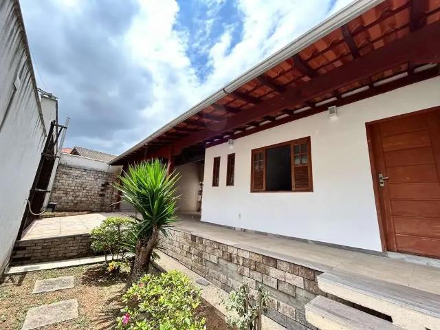 Casa / Sobrado para Venda em Juiz de Fora/MG Nossa Senhora das Graças 3 Quartos
