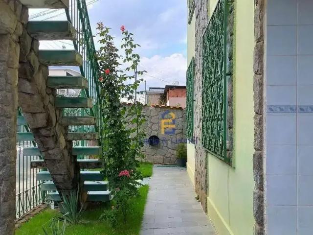 Casa / Sobrado para Venda em Juiz de Fora/MG Nova Era 4 Quartos