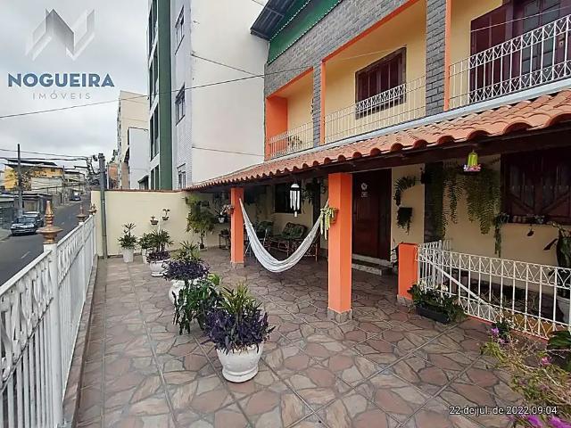 Casa / Sobrado para Venda em Juiz de Fora/MG Nova Era 4 Quartos
