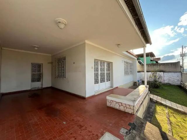 Casa / Sobrado para Venda em Juiz de Fora/MG Nova Era 3 Quartos