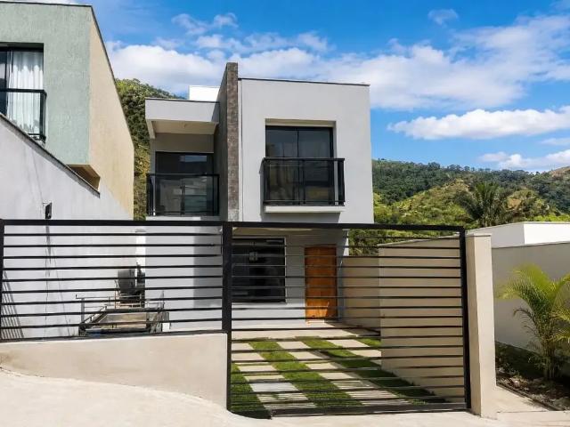 Casa / Sobrado para Venda em Juiz de Fora/MG Nova Era 3 Quartos