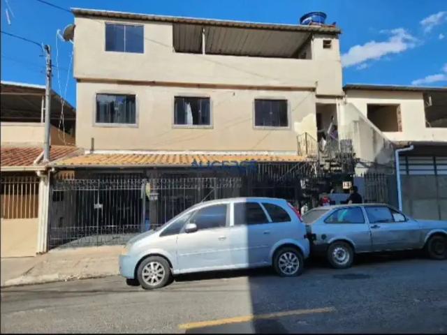 Casa / Sobrado para Venda em Juiz de Fora/MG Nova Era 3 Quartos