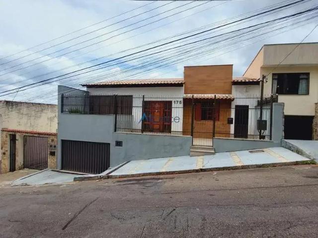 Casa / Sobrado para Venda em Juiz de Fora/MG Paineiras 2 Quartos