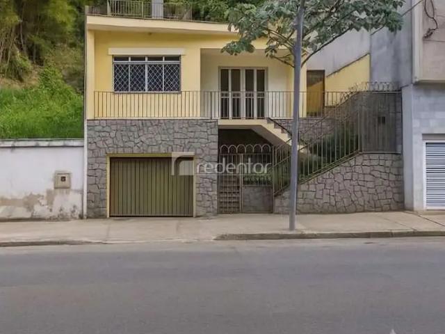 Casa / Sobrado para Venda em Juiz de Fora/MG Paineiras 4 Quartos
