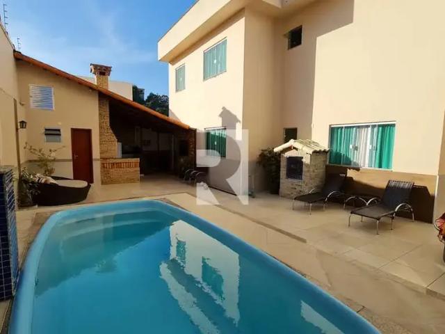 Casa / Sobrado para Venda em Juiz de Fora/MG Parque Guarua 4 Quartos