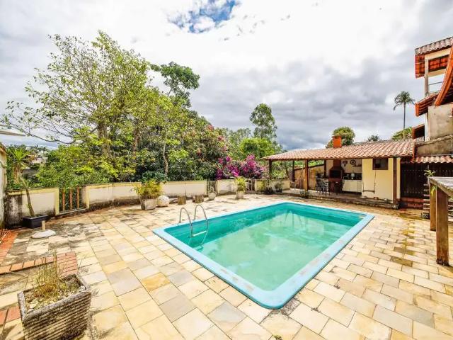 Casa / Sobrado para Venda em Juiz de Fora/MG Parque Jardim da Serra 3 Quartos