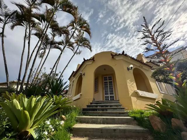 Casa / Sobrado para Venda em Juiz de Fora/MG Passos 4 Quartos