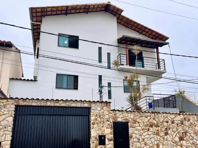 Casa / Sobrado para Venda em Juiz de Fora/MG Quintas das Avenidas 4 Quartos