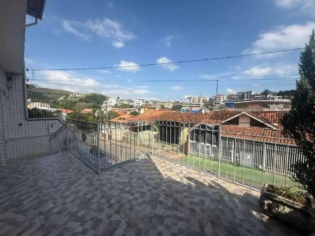 Casa / Sobrado para Venda em Juiz de Fora/MG São Bernardo 4 Quartos