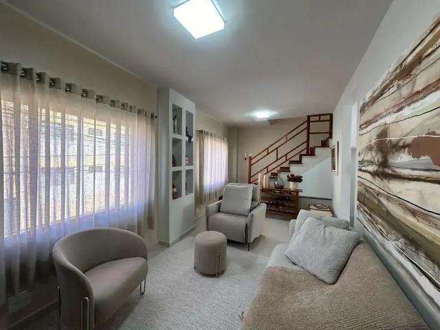 Casa / Sobrado para Venda em Juiz de Fora/MG São Mateus 2 Quartos