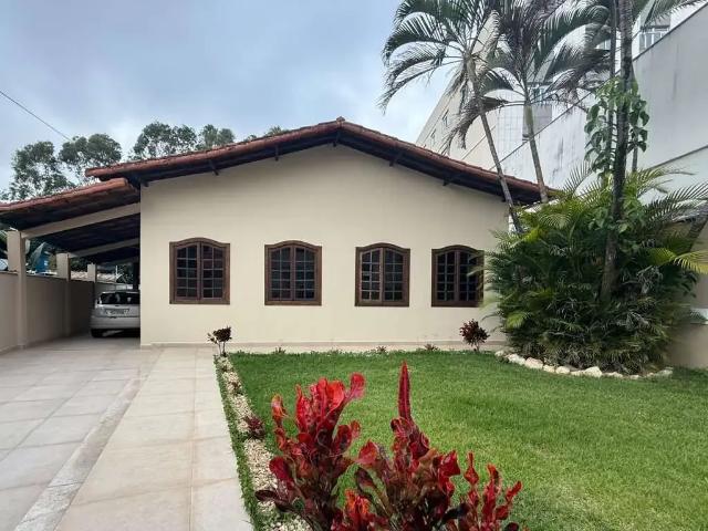 Casa / Sobrado para Venda em Juiz de Fora/MG São Mateus 4 Quartos