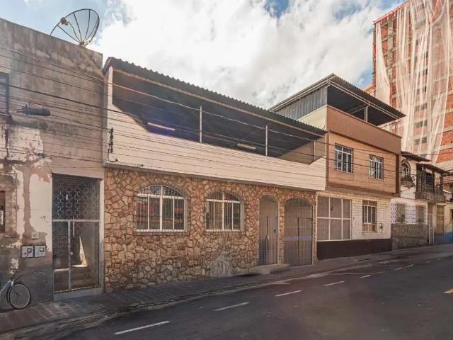 Casa / Sobrado para Venda em Juiz de Fora/MG São Mateus 4 Quartos