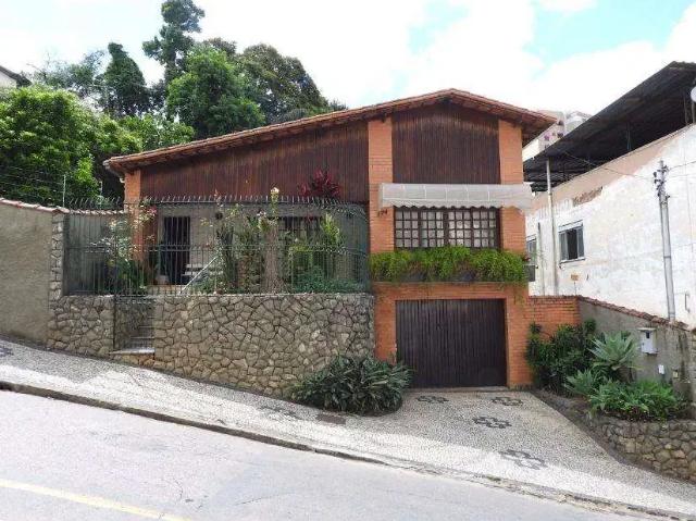 Casa / Sobrado para Venda em Juiz de Fora/MG São Mateus 4 Quartos