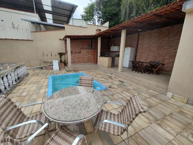 Casa / Sobrado para Venda em Juiz de Fora/MG São Mateus 5 Quartos
