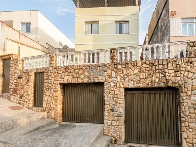 Casa / Sobrado para Venda em Juiz de Fora/MG São Mateus 5 Quartos