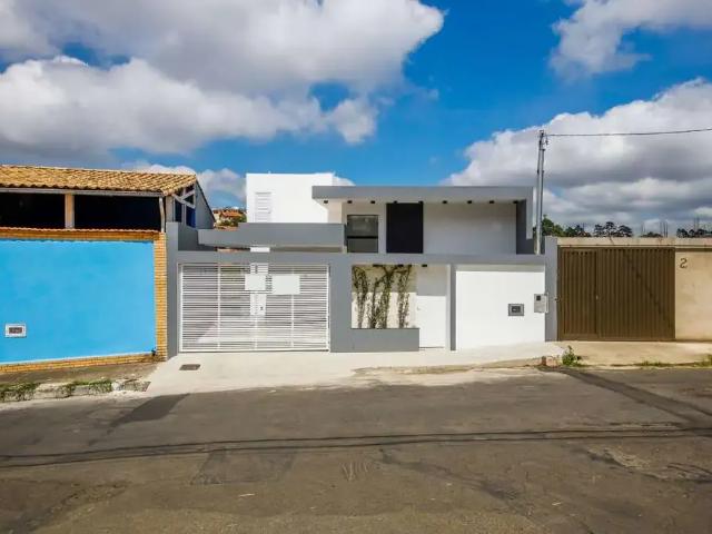 Casa / Sobrado para Venda em Juiz de Fora/MG São Pedro 3 Quartos