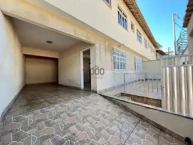 Casa / Sobrado para Venda em Juiz de Fora/MG São Pedro 3 Quartos