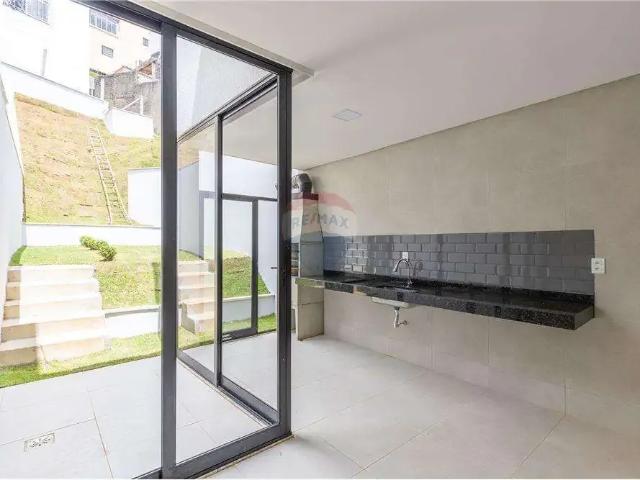 Casa / Sobrado para Venda em Juiz de Fora/MG São Pedro 3 Quartos