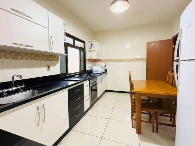 Casa / Sobrado para Venda em Juiz de Fora/MG São Pedro 3 Quartos