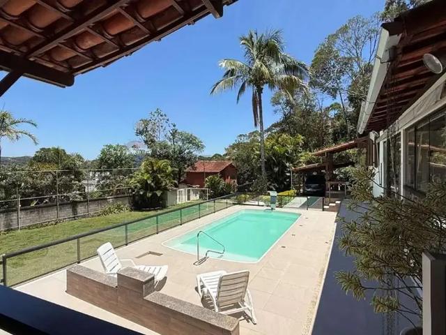 Casa / Sobrado para Venda em Juiz de Fora/MG São Pedro 4 Quartos