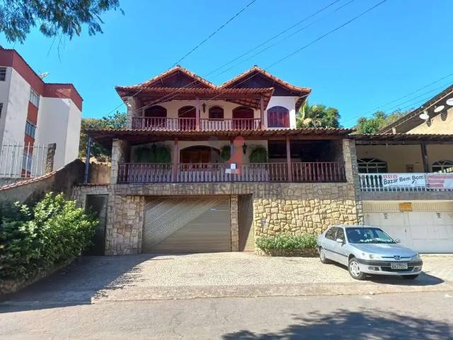 Casa / Sobrado para Venda em Juiz de Fora/MG Santa Terezinha 4 Quartos