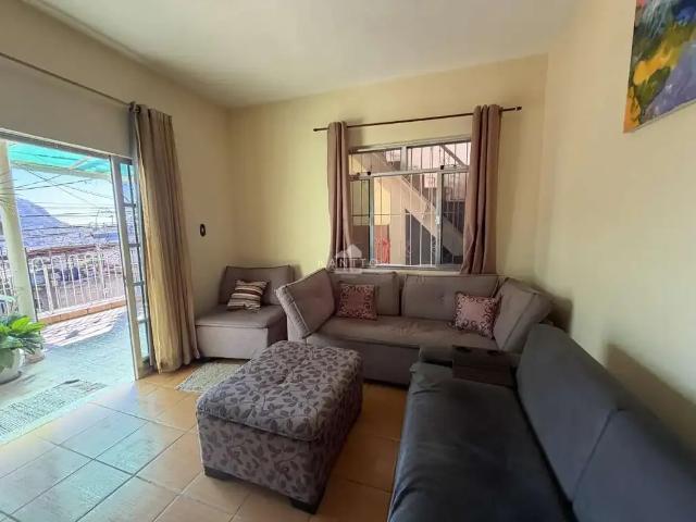 Casa / Sobrado para Venda em Juiz de Fora/MG Santa Cecília 3 Quartos