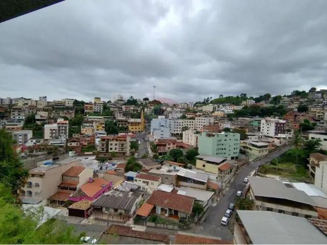 Casa / Sobrado para Venda em Juiz de Fora/MG Santa Cecília 4 Quartos