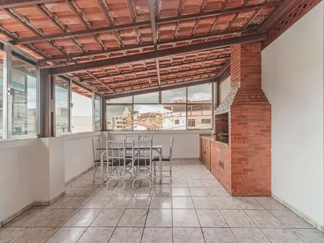 Casa / Sobrado para Venda em Juiz de Fora/MG Santa Helena 5 Quartos