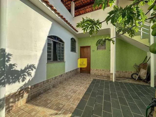 Casa / Sobrado para Venda em Juiz de Fora/MG Santa Maria 4 Quartos