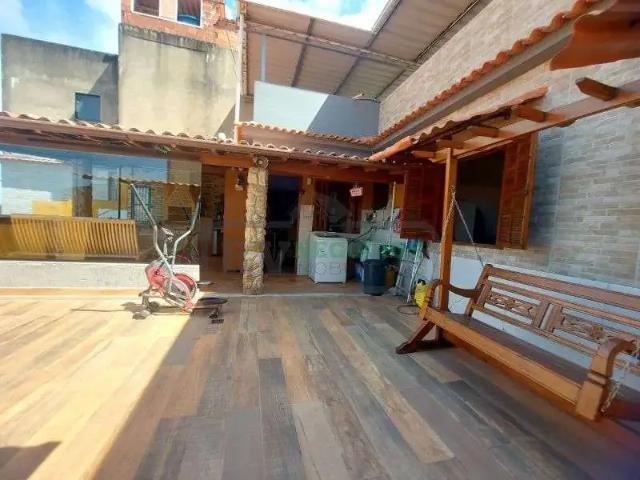 Casa / Sobrado para Venda em Juiz de Fora/MG Santa Maria 4 Quartos