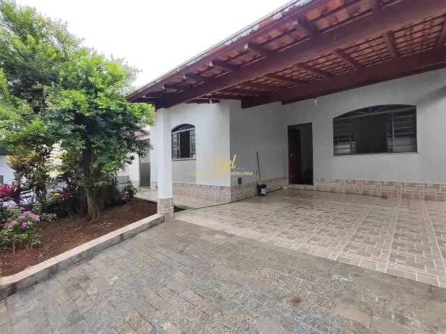 Casa / Sobrado para Venda em Juiz de Fora/MG Santa Maria 3 Quartos