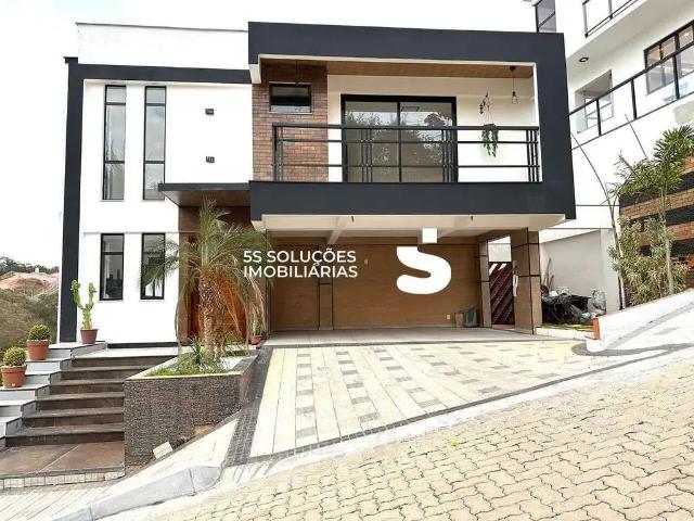Casa / Sobrado para Venda em Juiz de Fora/MG Salvaterra