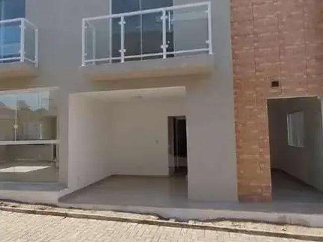Casa / Sobrado para Venda em Lauro de Freitas/BA Caji 4 Quartos