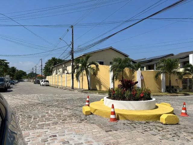 Casa / Sobrado para Venda em Lauro de Freitas/BA Buraquinho 4 Quartos