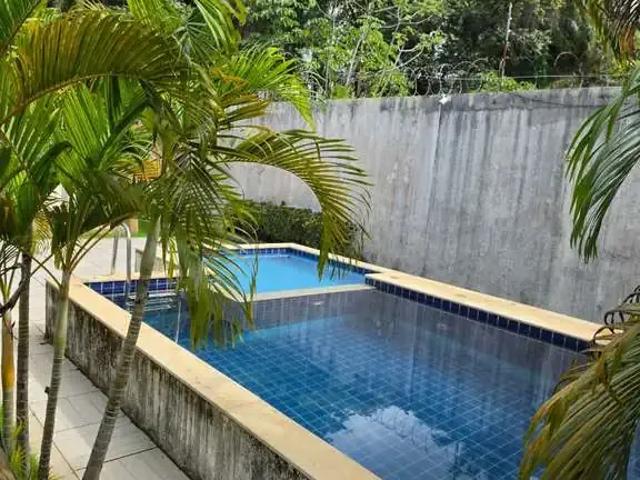 Casa / Sobrado para Venda em Lauro de Freitas/BA Buraquinho 4 Quartos