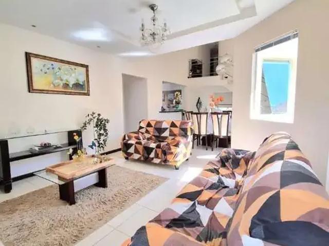 Casa / Sobrado para Venda em Lauro de Freitas/BA Buraquinho 4 Quartos
