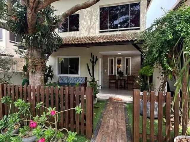 Casa / Sobrado para Venda em Lauro de Freitas/BA Buraquinho 4 Quartos