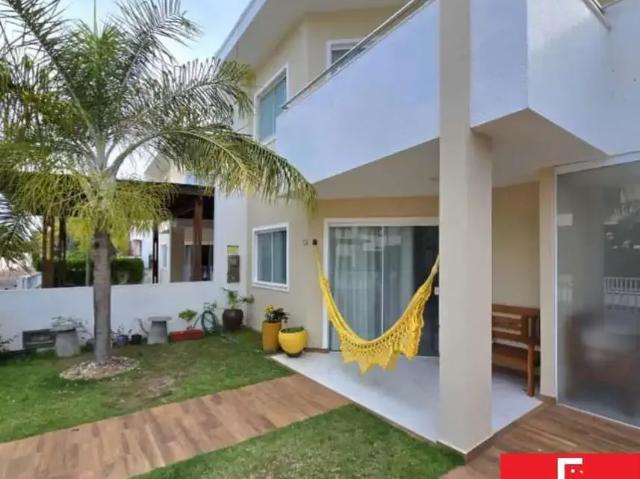 Casa / Sobrado para Venda em Lauro de Freitas/BA Buraquinho 4 Quartos