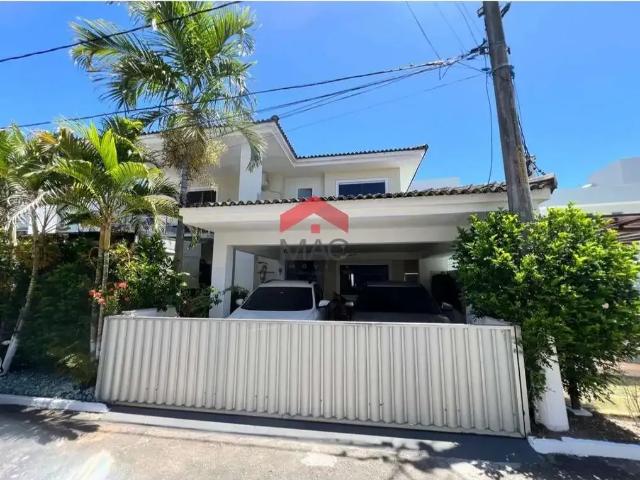 Casa / Sobrado para Venda em Lauro de Freitas/BA Buraquinho 4 Quartos